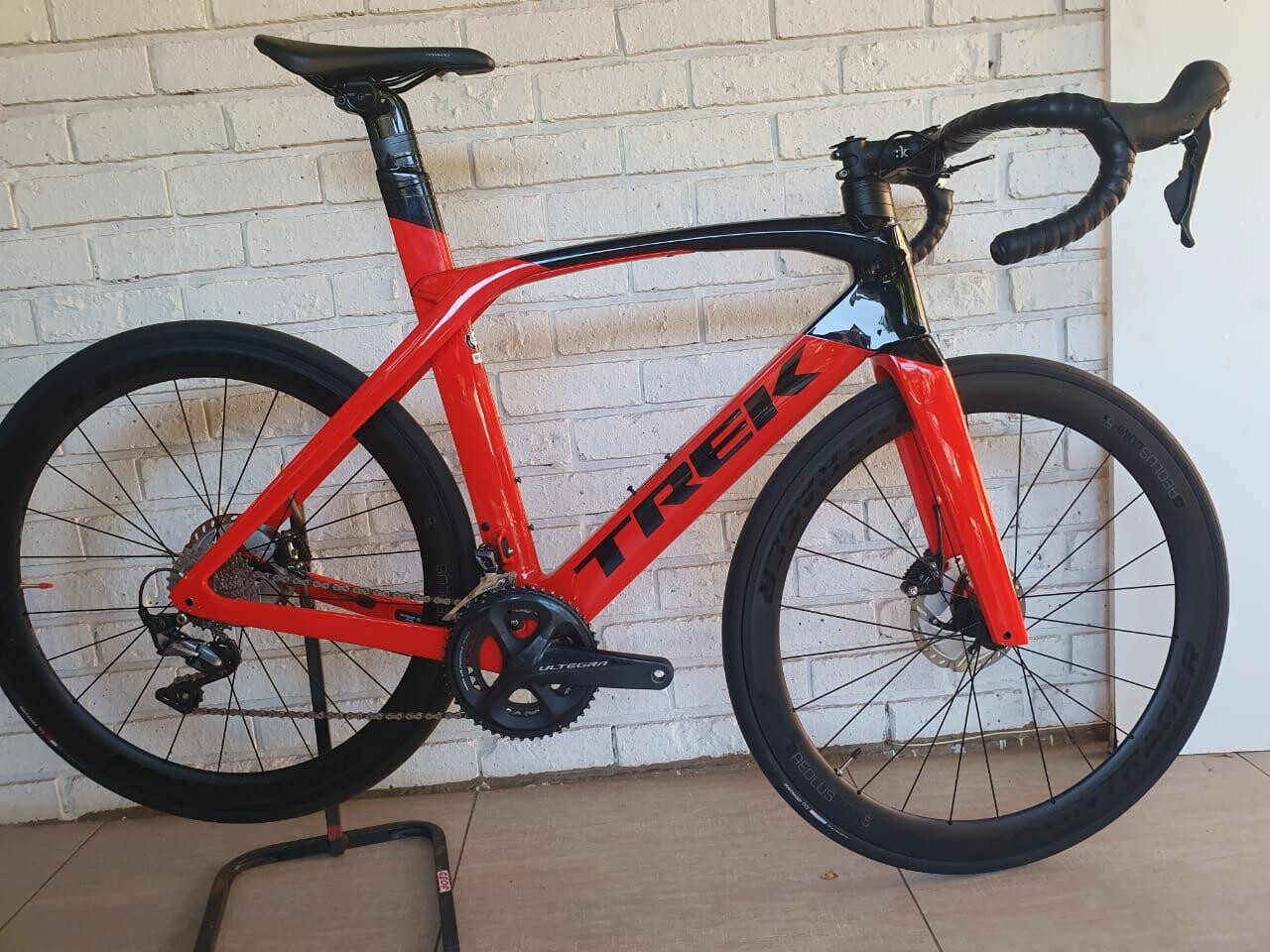 Trek Madone SL6 - Size large | Road Bikes | Bike Hub