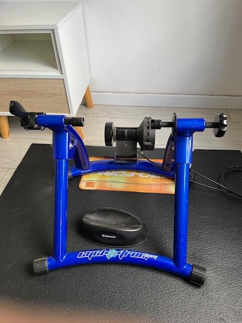 Giant Indoor Trainer | Indoor Trainers & Accessories | Bike Hub