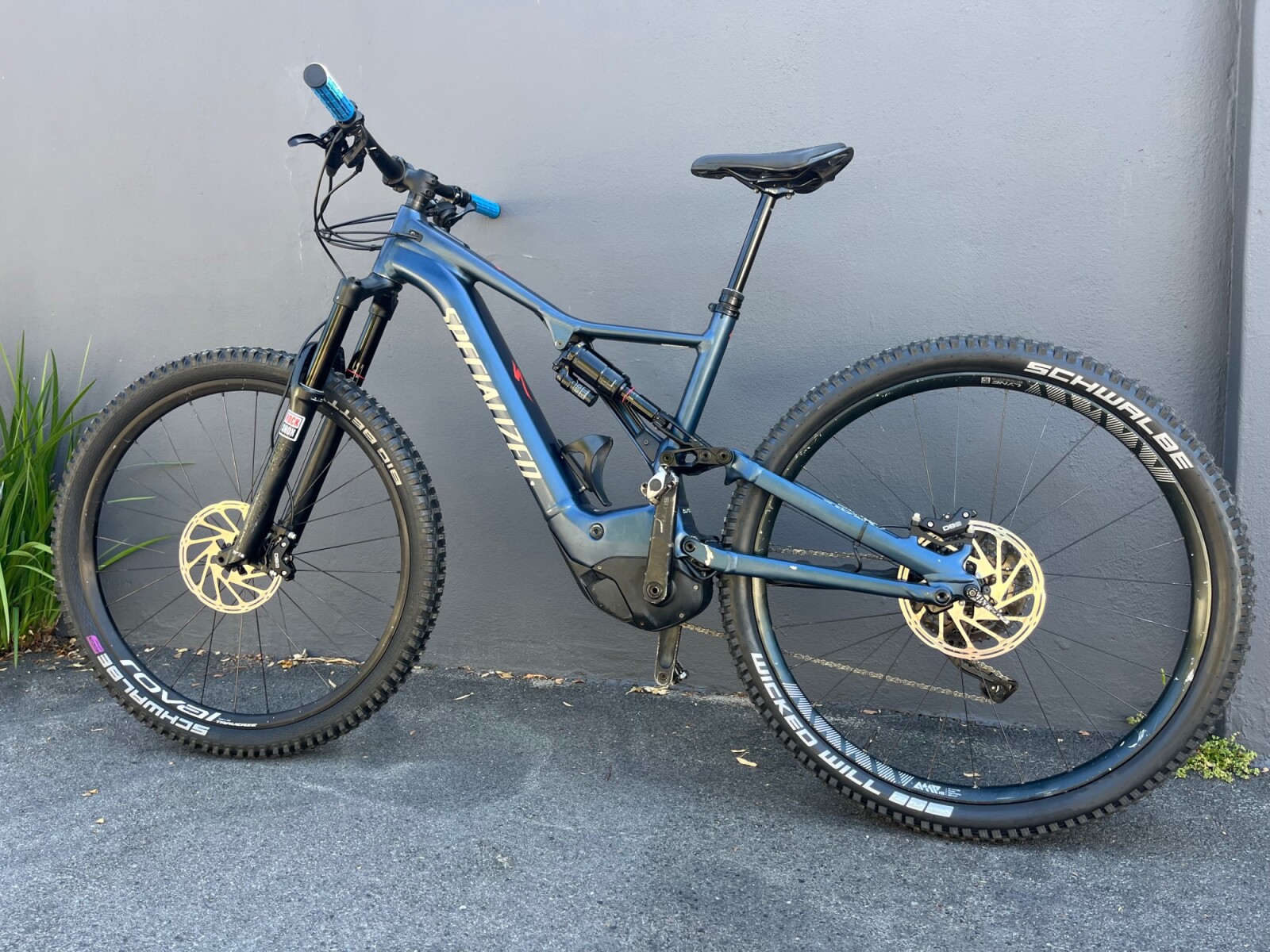 2020 Turbo Levo FSR | Dual Suspension Mountain E-Bikes | Bike Hub