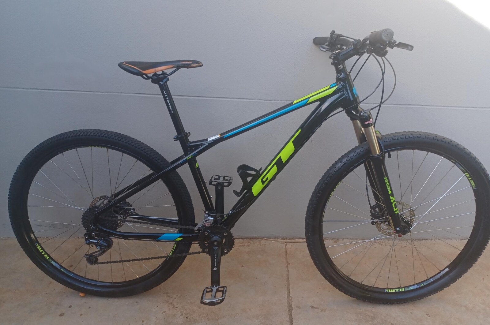GT Avalanche Comp 29 inch medium | Hardtail Mountain Bikes | Bike Hub