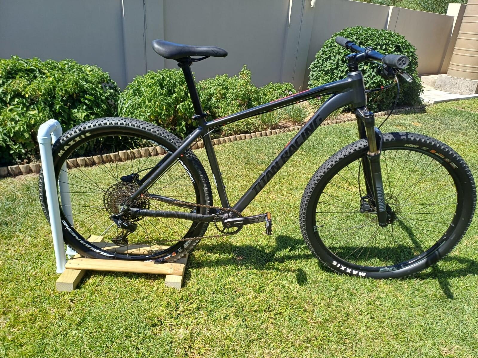 Titan Racing Rogue Dash 2020 (Large) | Hardtail Mountain Bikes | Bike Hub