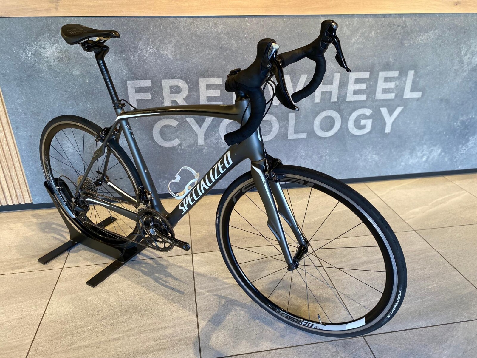 Specialized Roubaix SL4 Sport | Road Bikes | Bike Hub