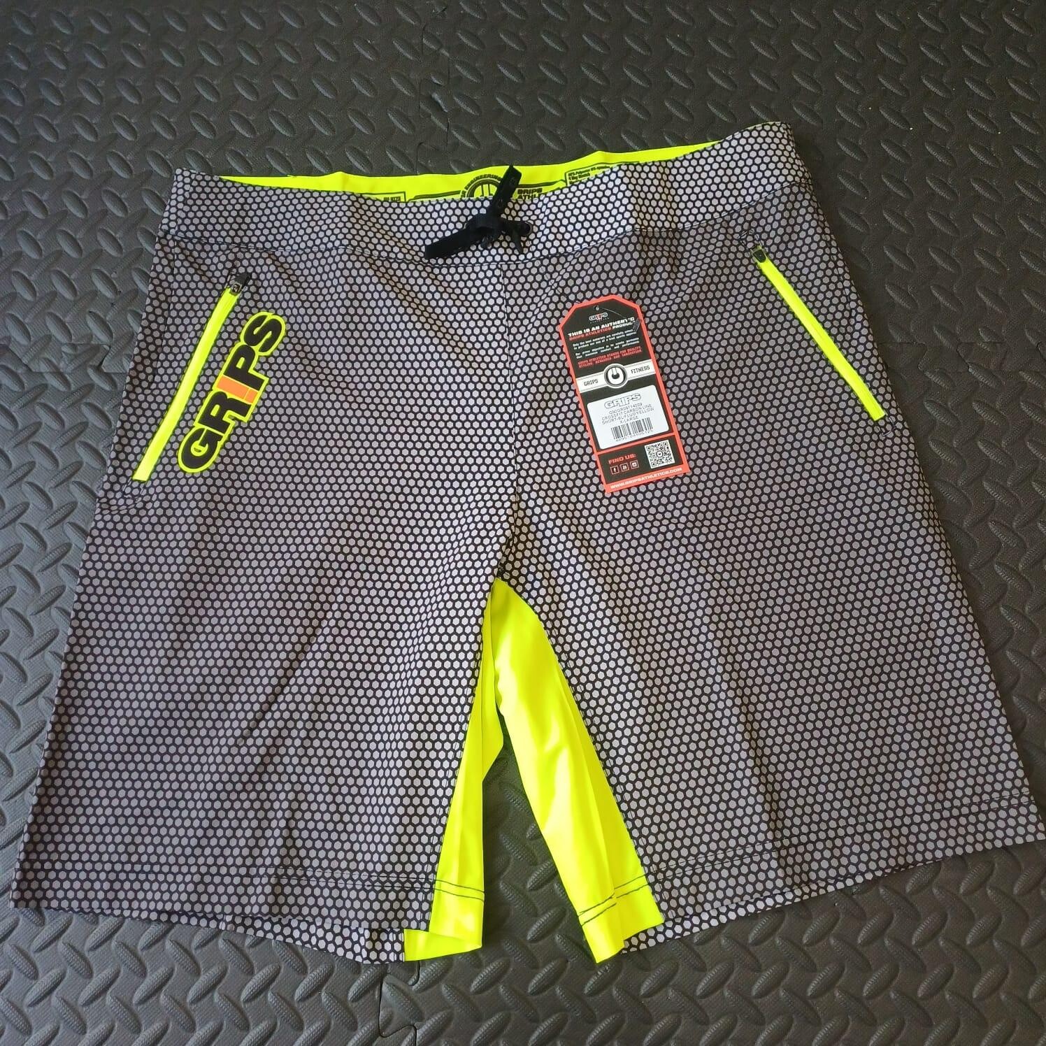 GRIPS Training Shorts Crossfit Carbon Line | Baggy shorts | Bike Hub
