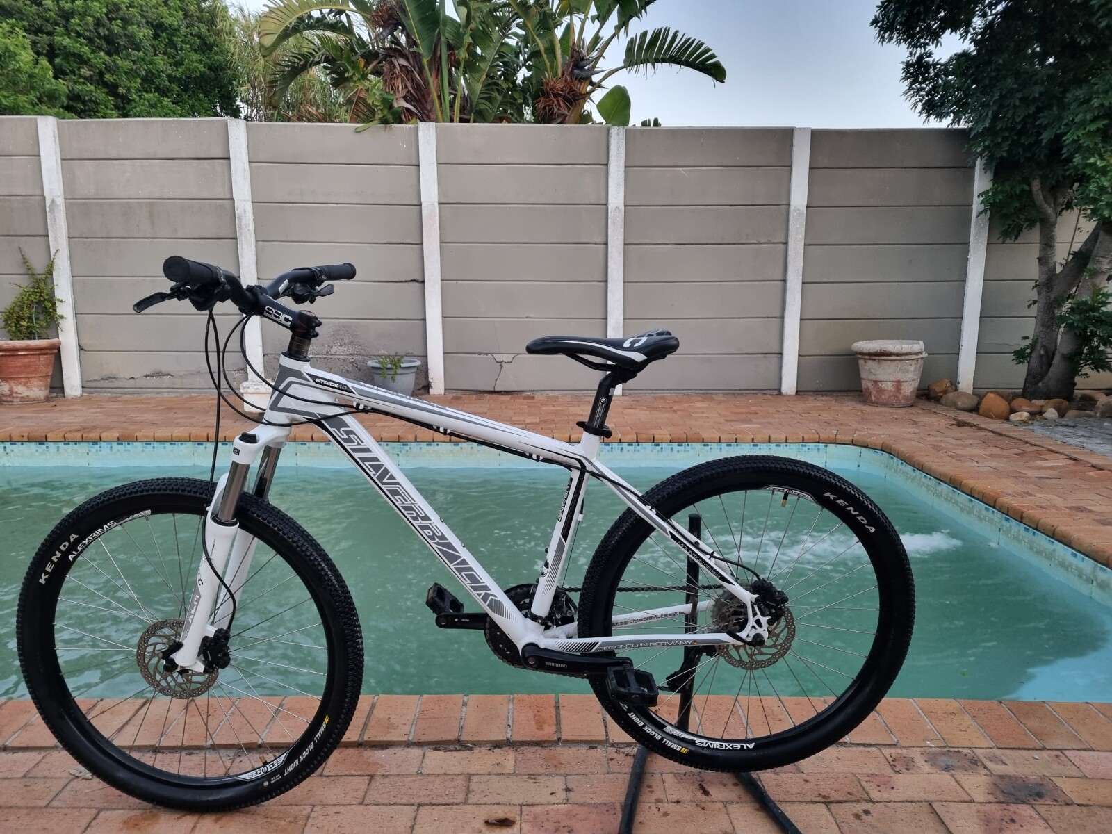 Silverback Stride 10 (M) | Hardtail Mountain Bikes | Bike Hub