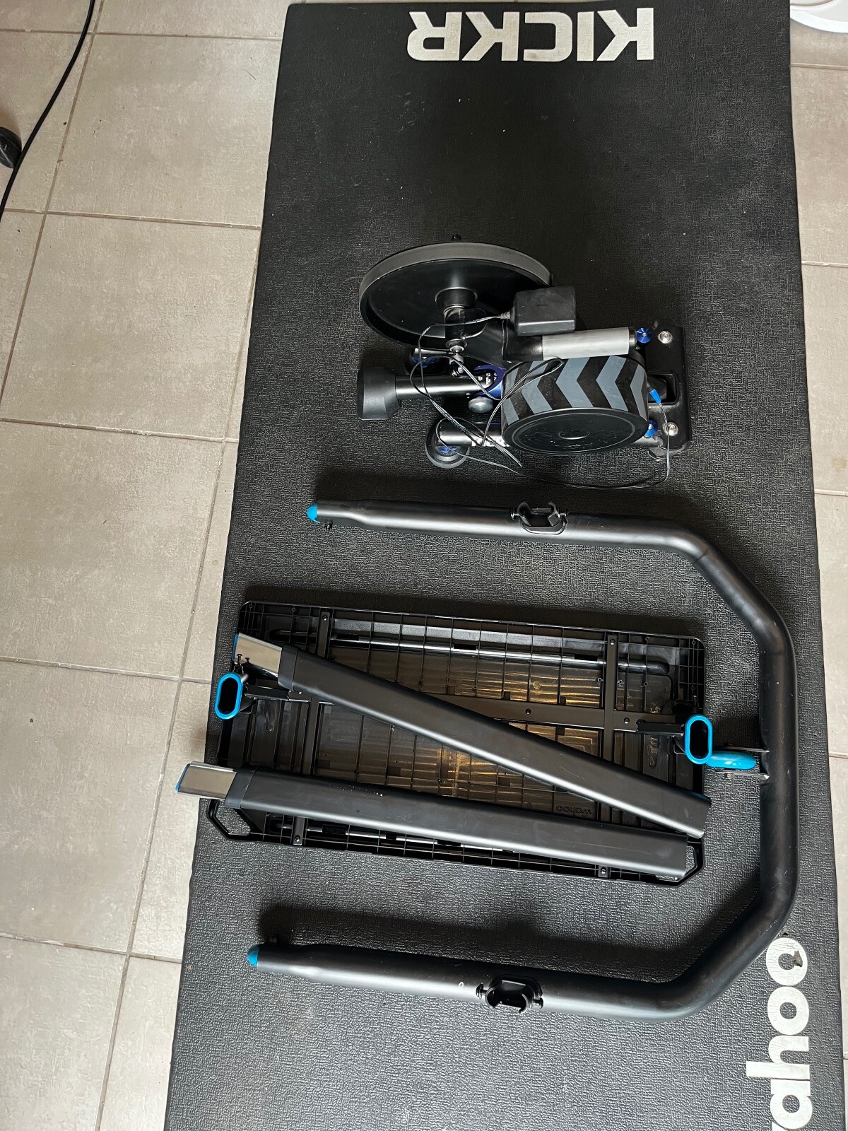 Wahoo Kickr V5, fitness Desk and Floormat | Indoor Trainers ...