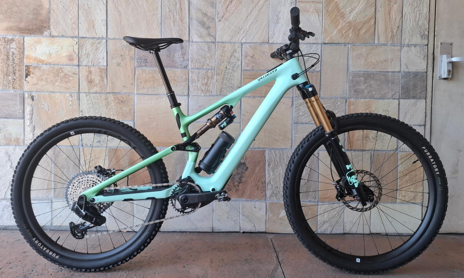 Specialized Turbo Levo SL Pro Carbon | Dual Suspension Mountain E-Bikes ...