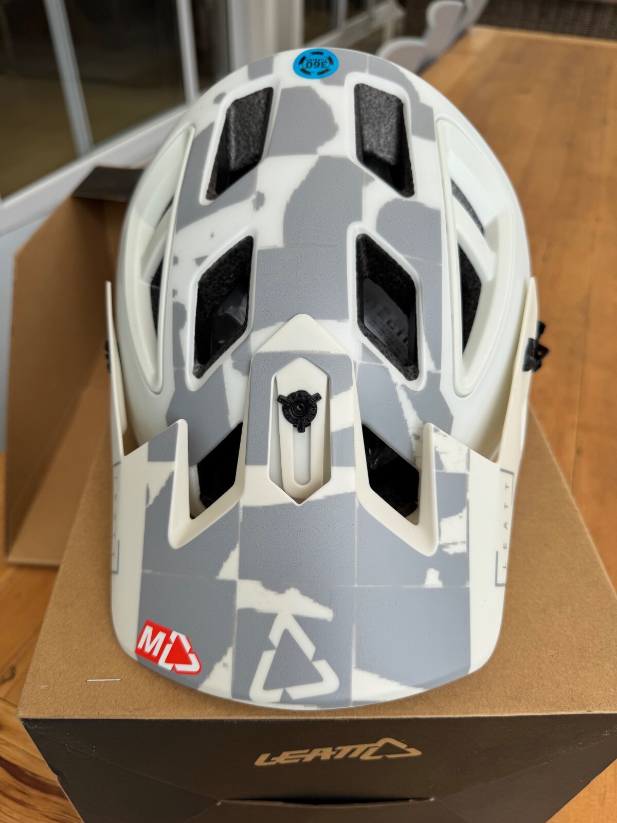 Leatt MTB helmet | Helmets | Bike Hub