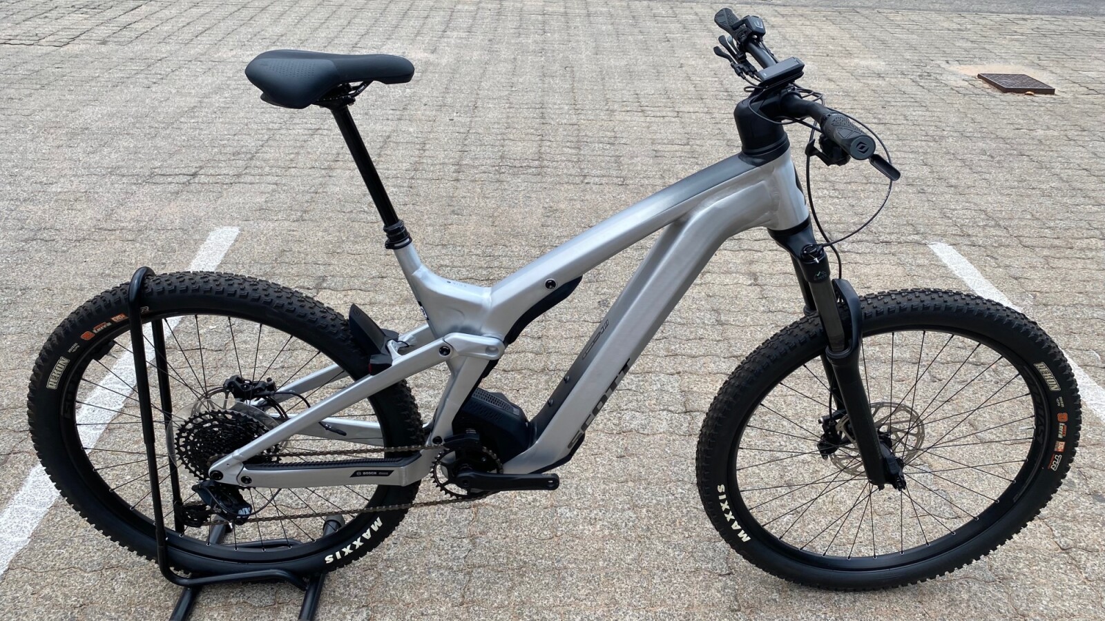 Scott Strike E-Ride 920 EVO | Dual Suspension Mountain E-Bikes | Bike Hub