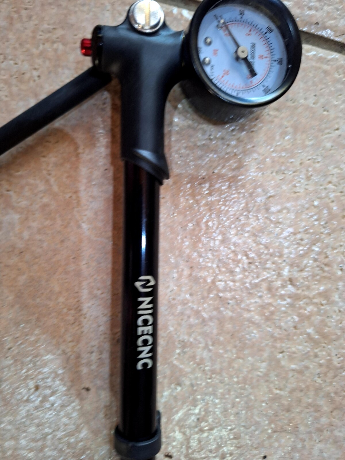 MTB shock pump | Pumps | Bike Hub
