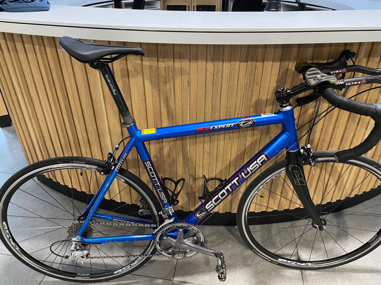 Scott Road Bike with TT Bars | Triathlon & Time Trial Bikes | Bike Hub