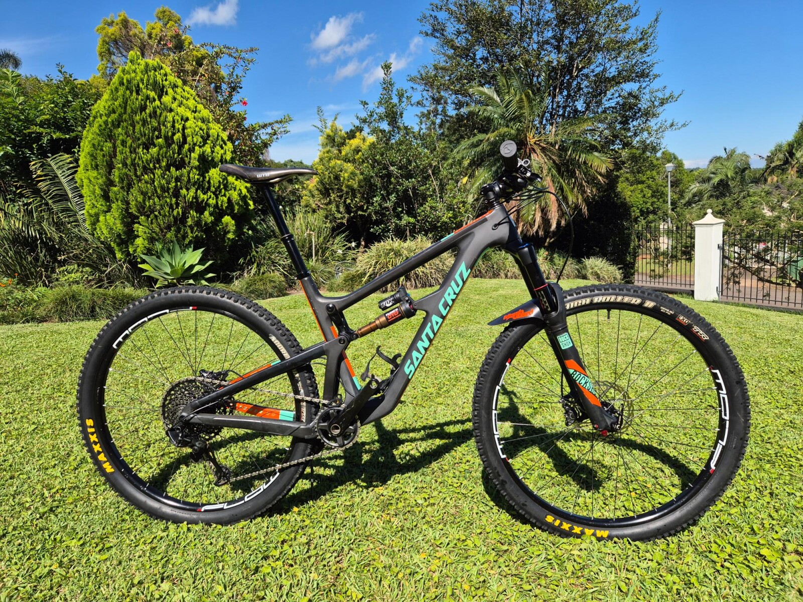 Santa Cruz Hightower CC (large) | Dual Suspension Mountain Bikes | Bike Hub