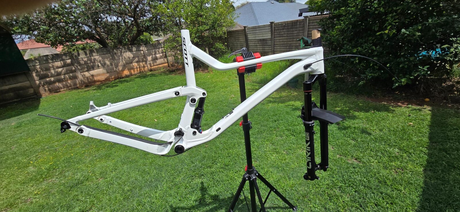 Scott Genius Frame and Suspension for sale R25 000 | Dual Suspension Mountain Bike Frames | Bike Hub