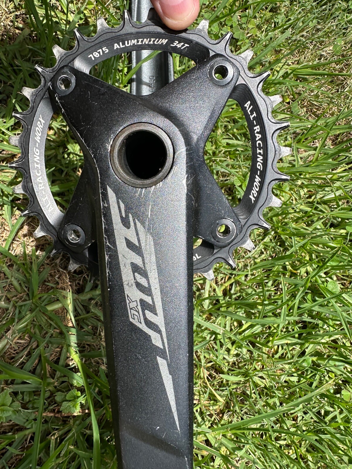 Stout crankset | Cranksets | Bike Hub