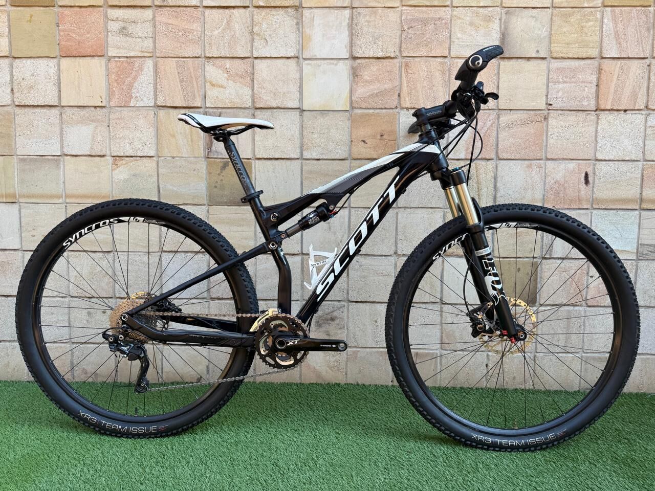 Scott Spark 940 Black/White Medium | Dual Suspension Mountain Bikes ...