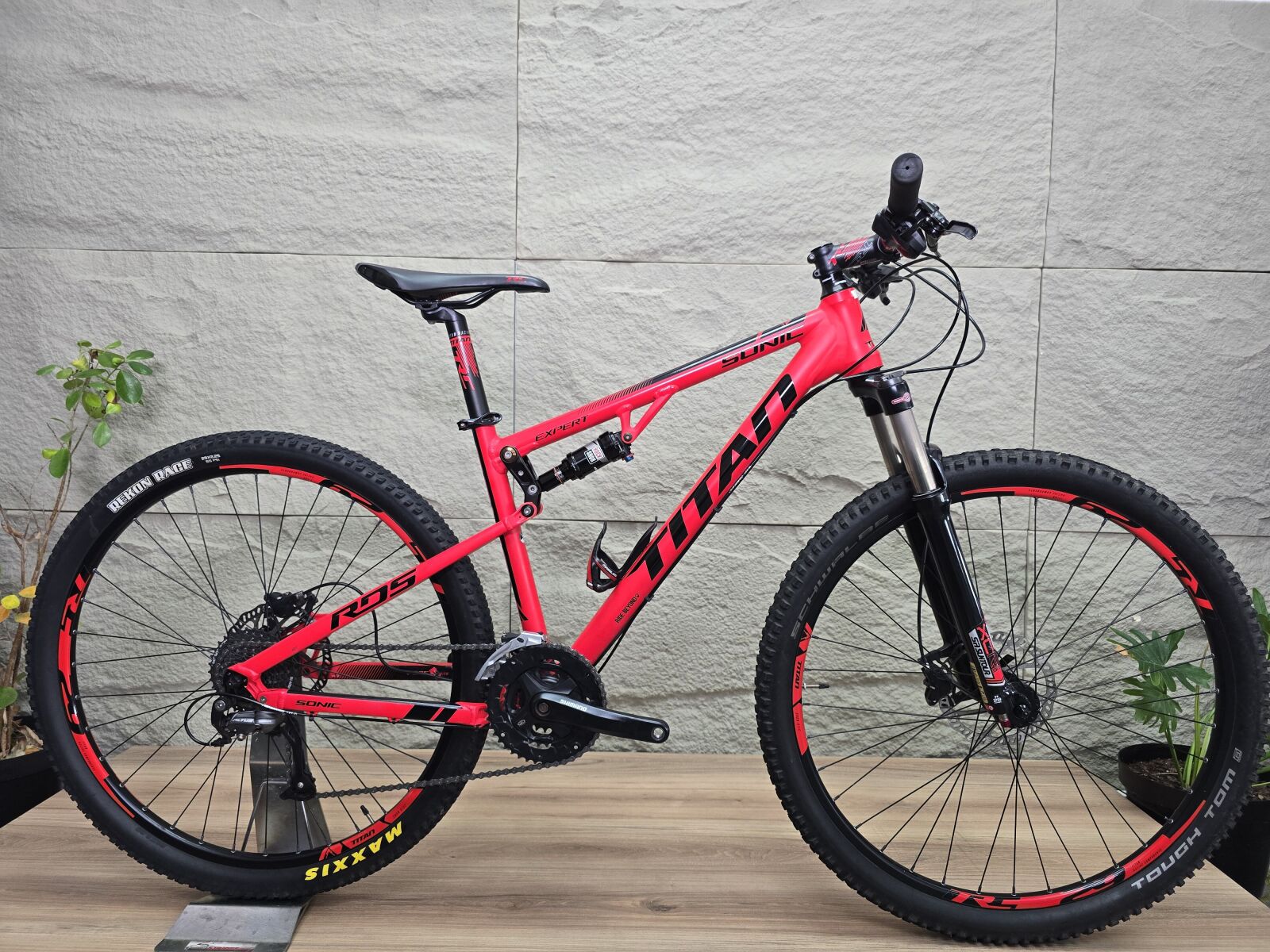 TITAN SONIC EXPERT (S) **AirFork-Hydr.Brakes** | Dual Suspension ...