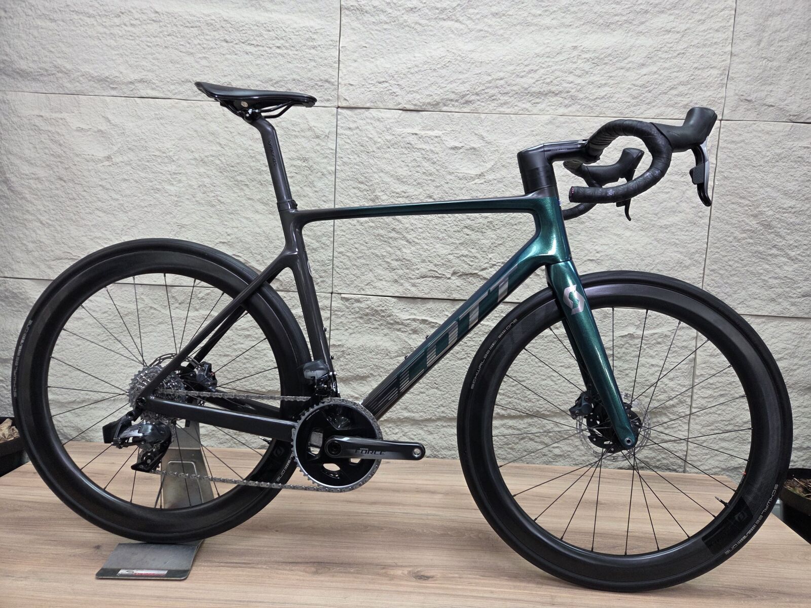 SCOTT ADDICT RC20 (56cm) **SOLD** | Road Bikes | Bike Hub