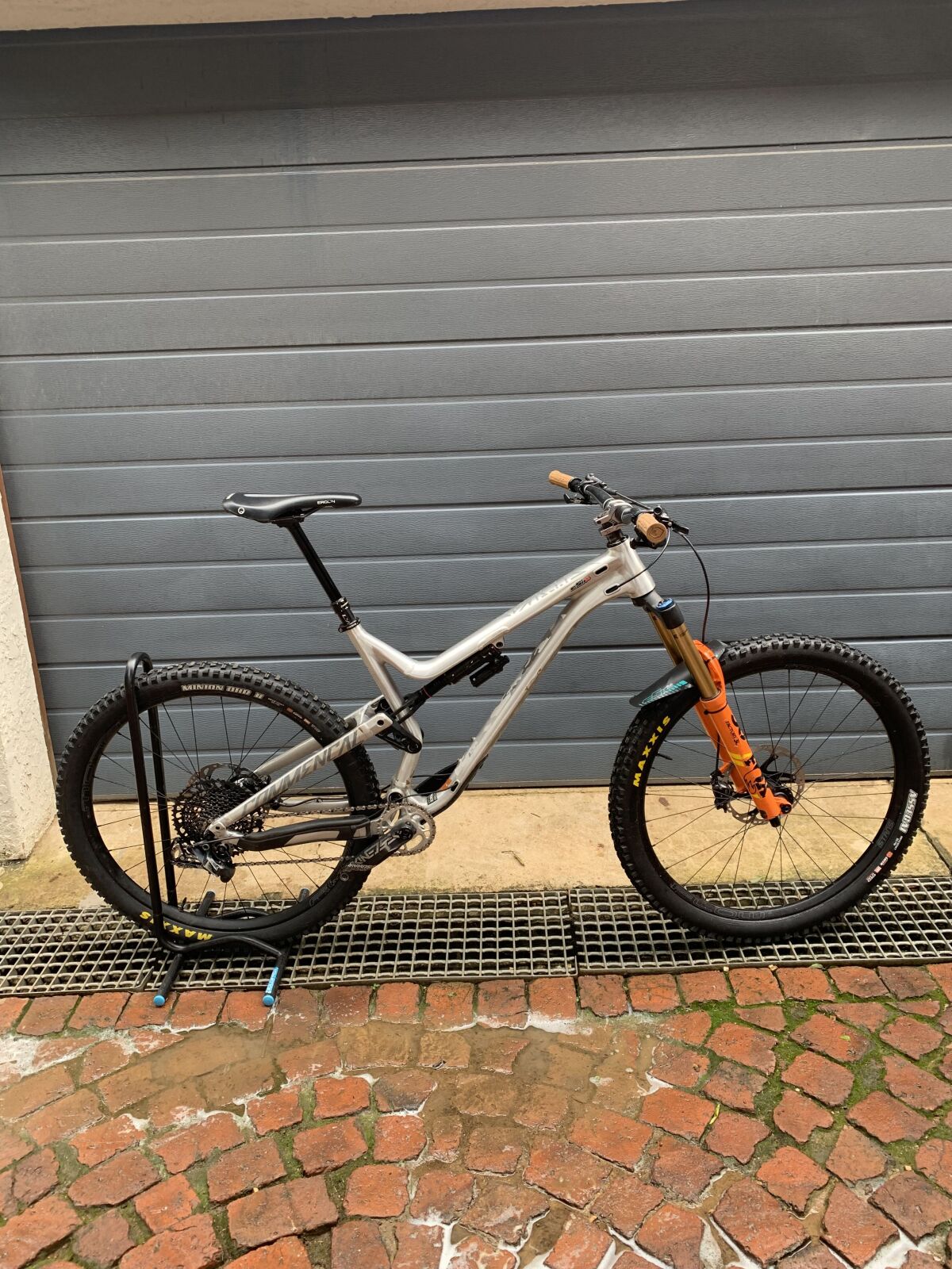 Commencal meta am 29 | Dual Suspension Mountain Bikes | Bike Hub