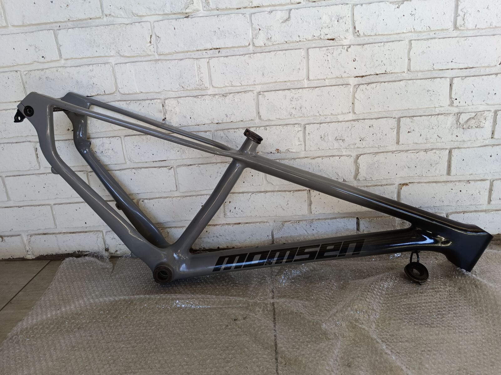 Momsen Carbon frameset 29" - small | Road Bike Frames | Bike Hub