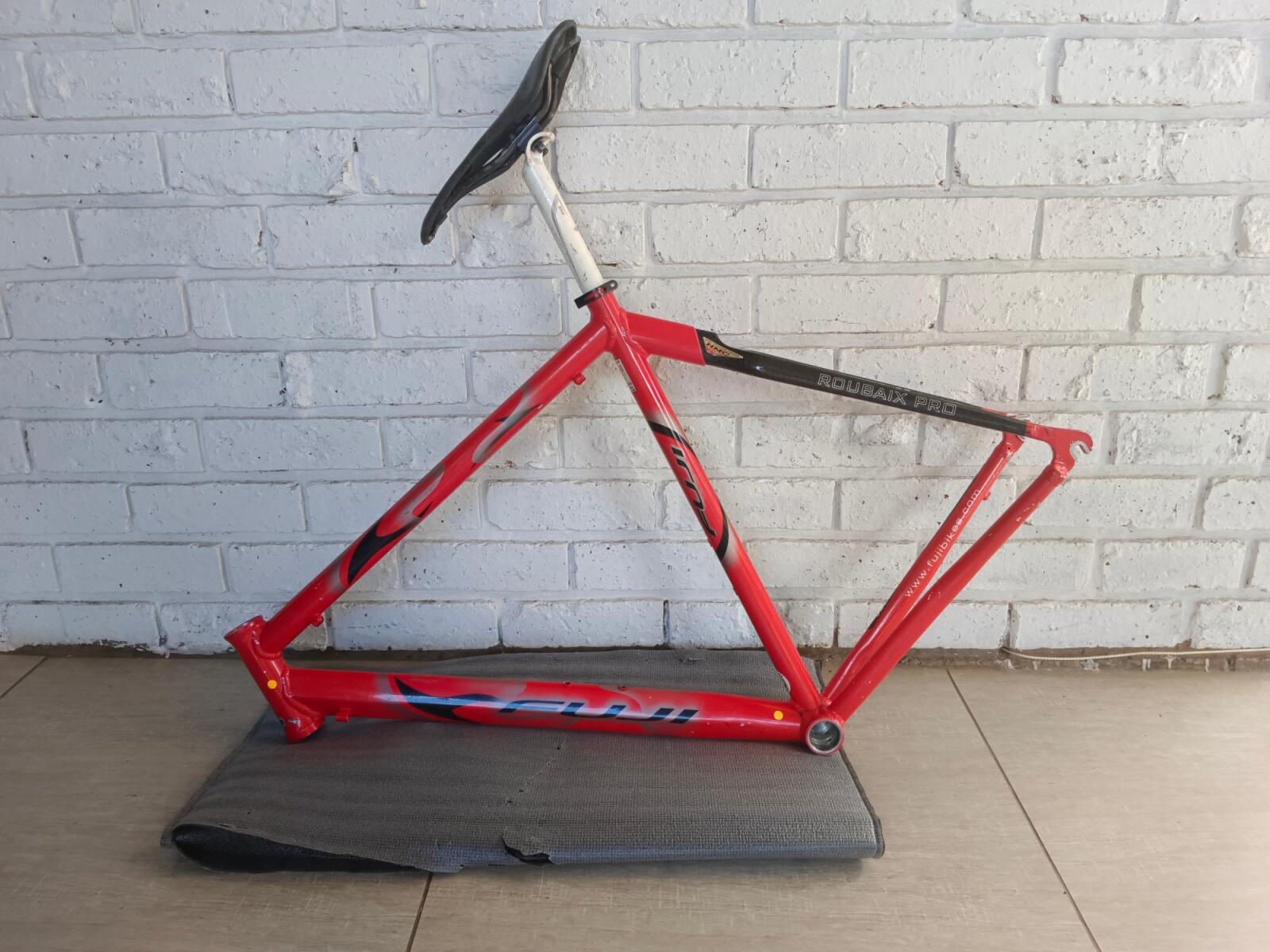 Fuji Roubaix Pro- medium | Road Bike Frames | Bike Hub