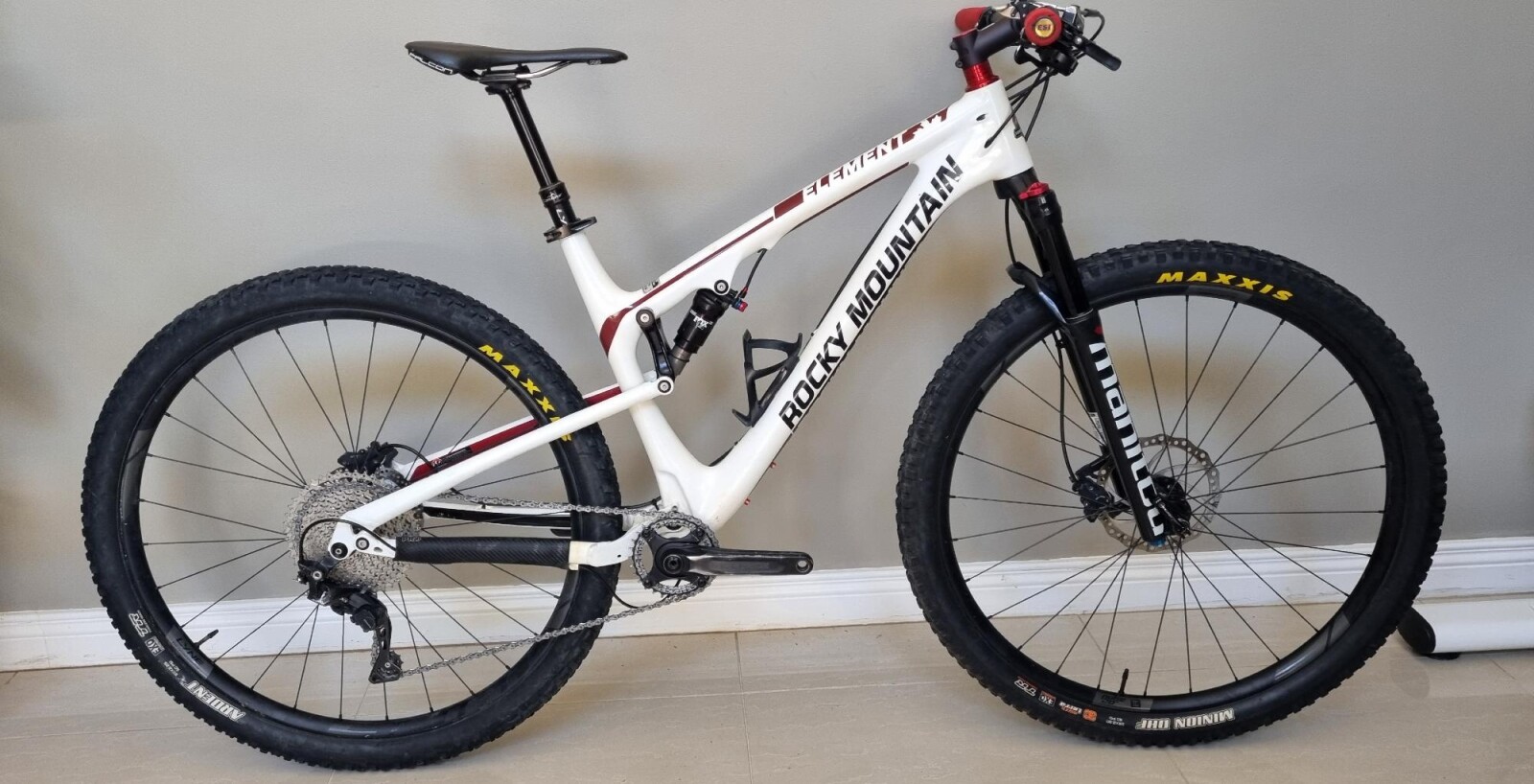 Rocky Mountain Element 950 RSL Carbon - 1x11 | Dual Suspension Mountain Bikes | Bike Hub
