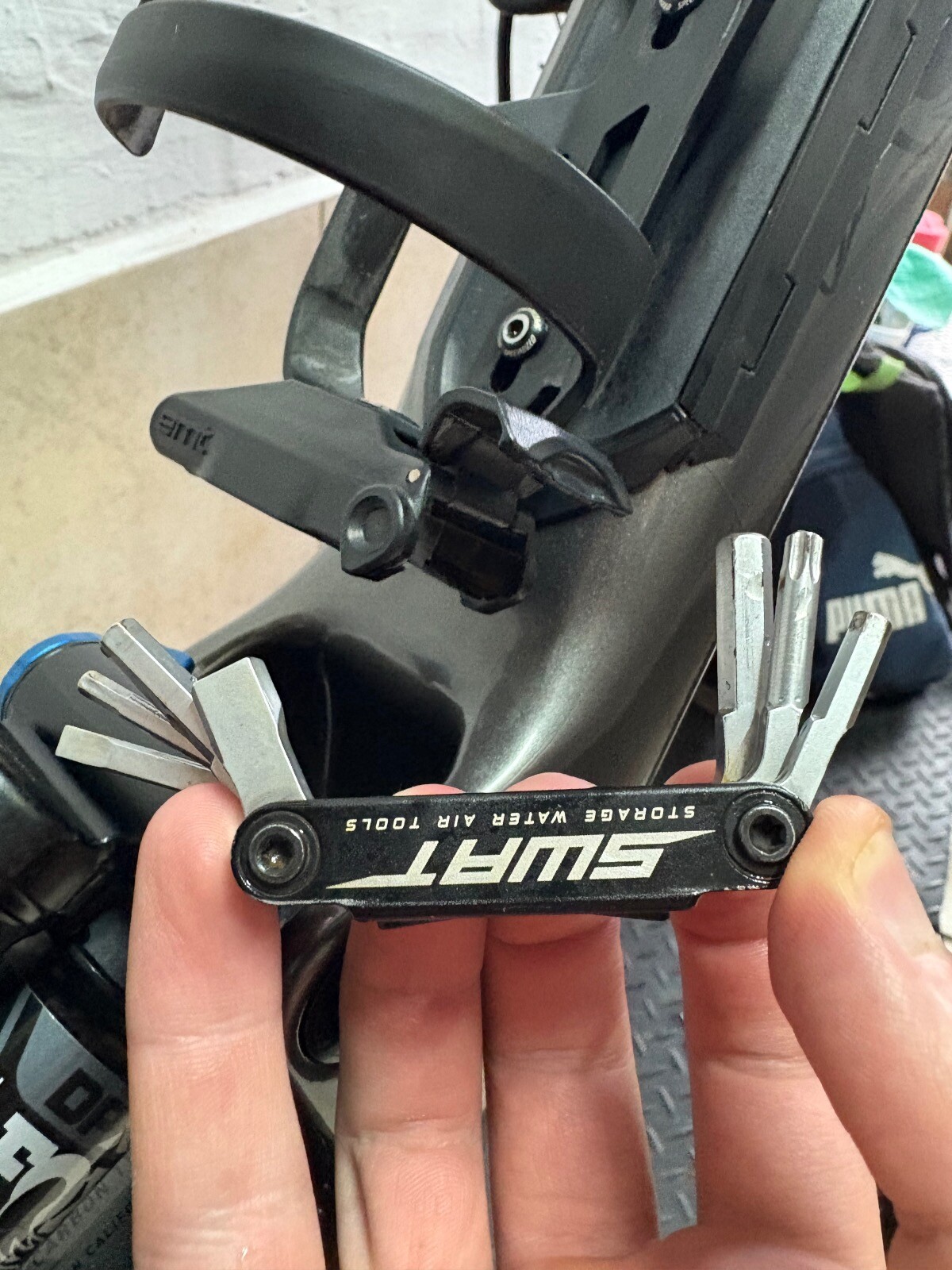 Specialized swat tool | Bottle Cages | Bike Hub