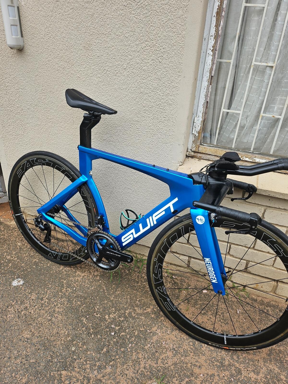 Swift Neurogen with Dura Ace Di2 | Triathlon & Time Trial Bikes | Bike Hub