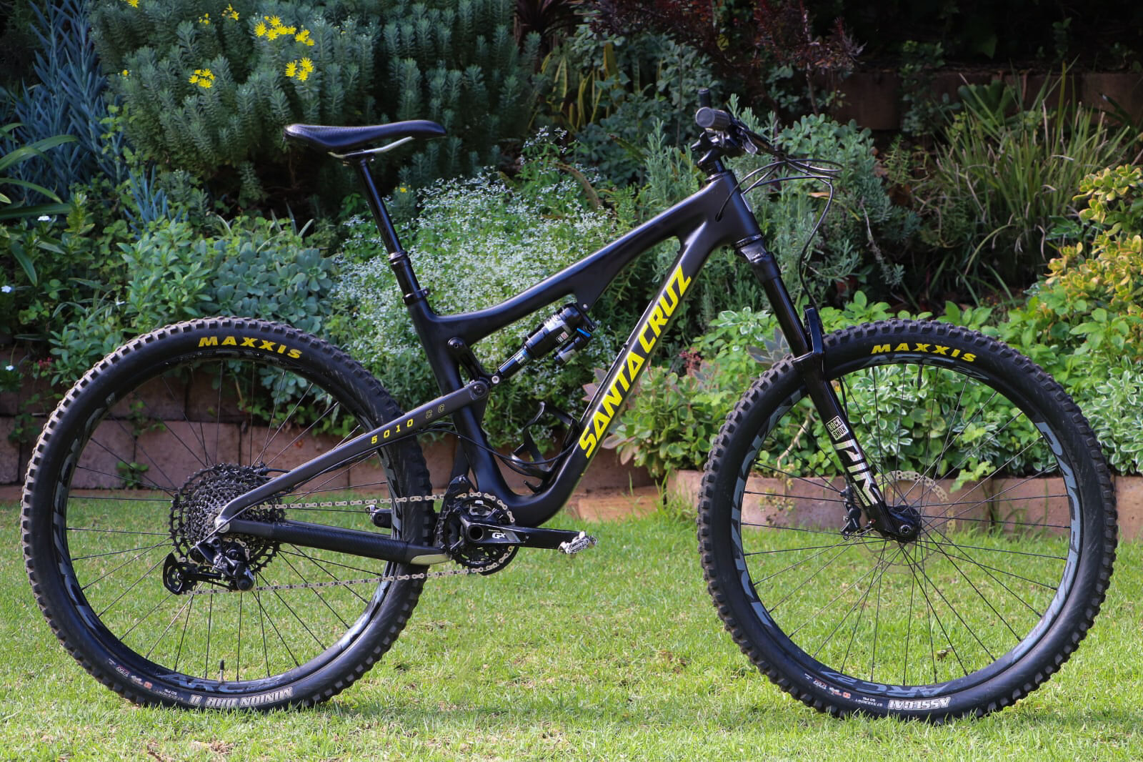 Santa Cruz 5010 CC Medium | Dual Suspension Mountain Bikes | Bike Hub