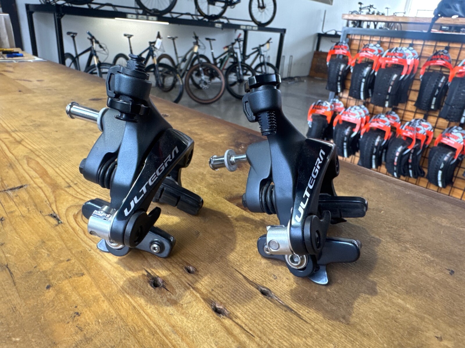 Shimano Ultegra R8000 Brake Calipers | Road Bike Brakes | Bike Hub