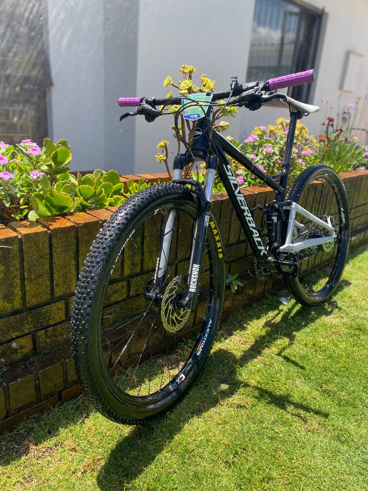 Silverback medium | Dual Suspension Mountain Bikes | Bike Hub