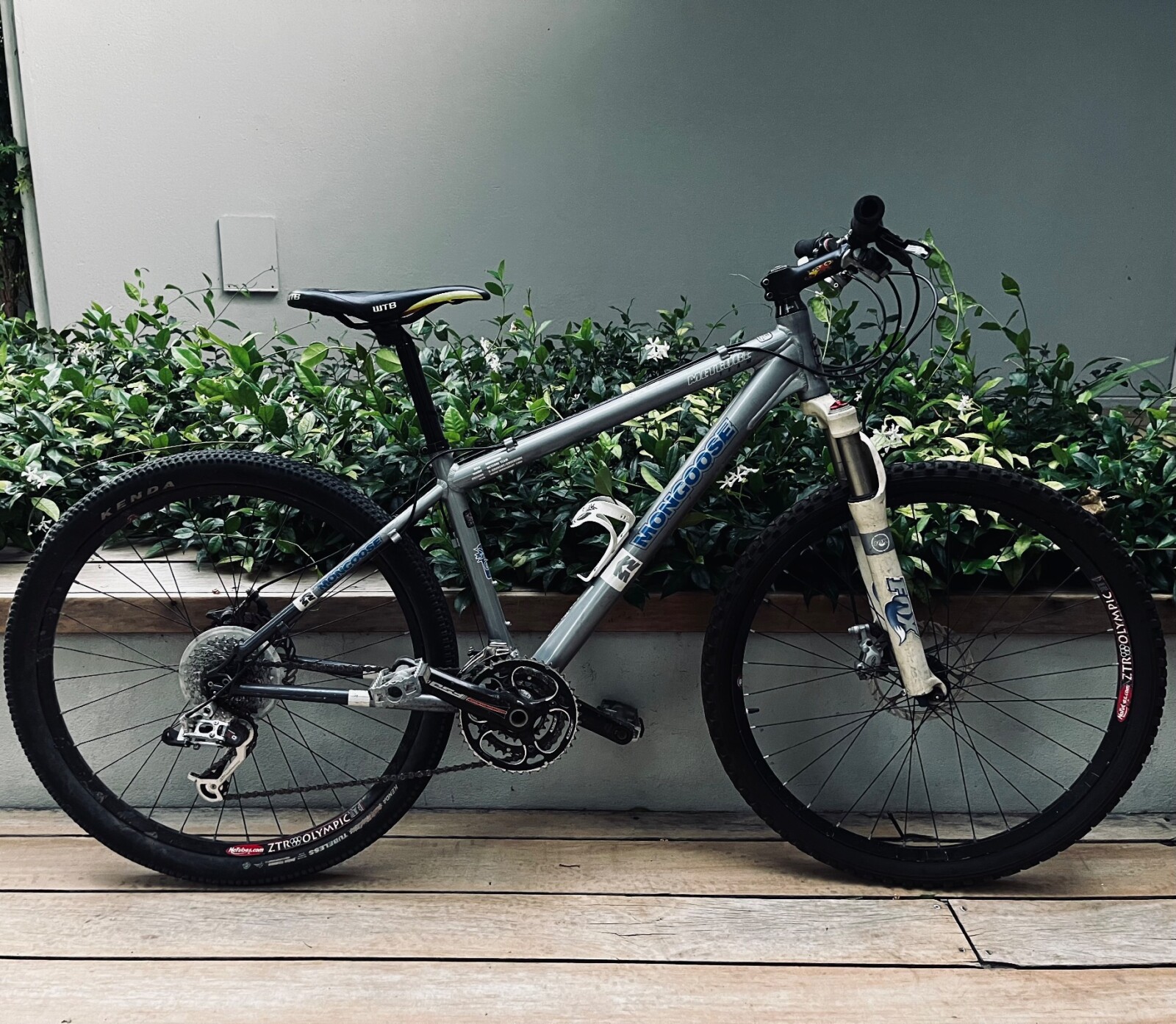 Mongoose Meteore Team | Hardtail Mountain Bikes | Bike Hub
