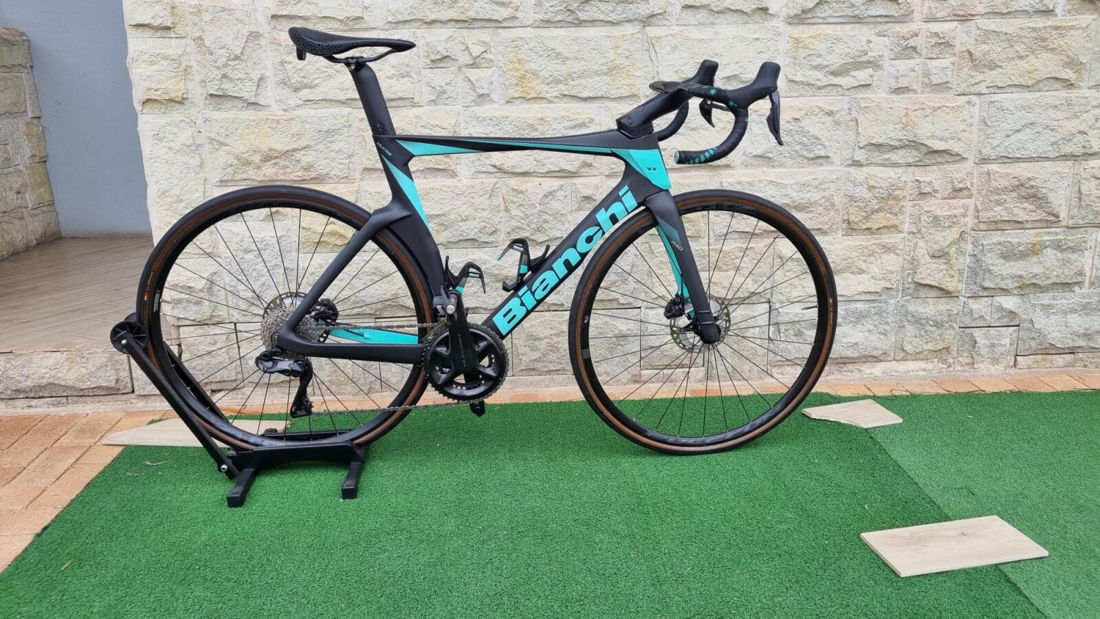 Bianchi oltre pro | Road Bikes | Bike Hub
