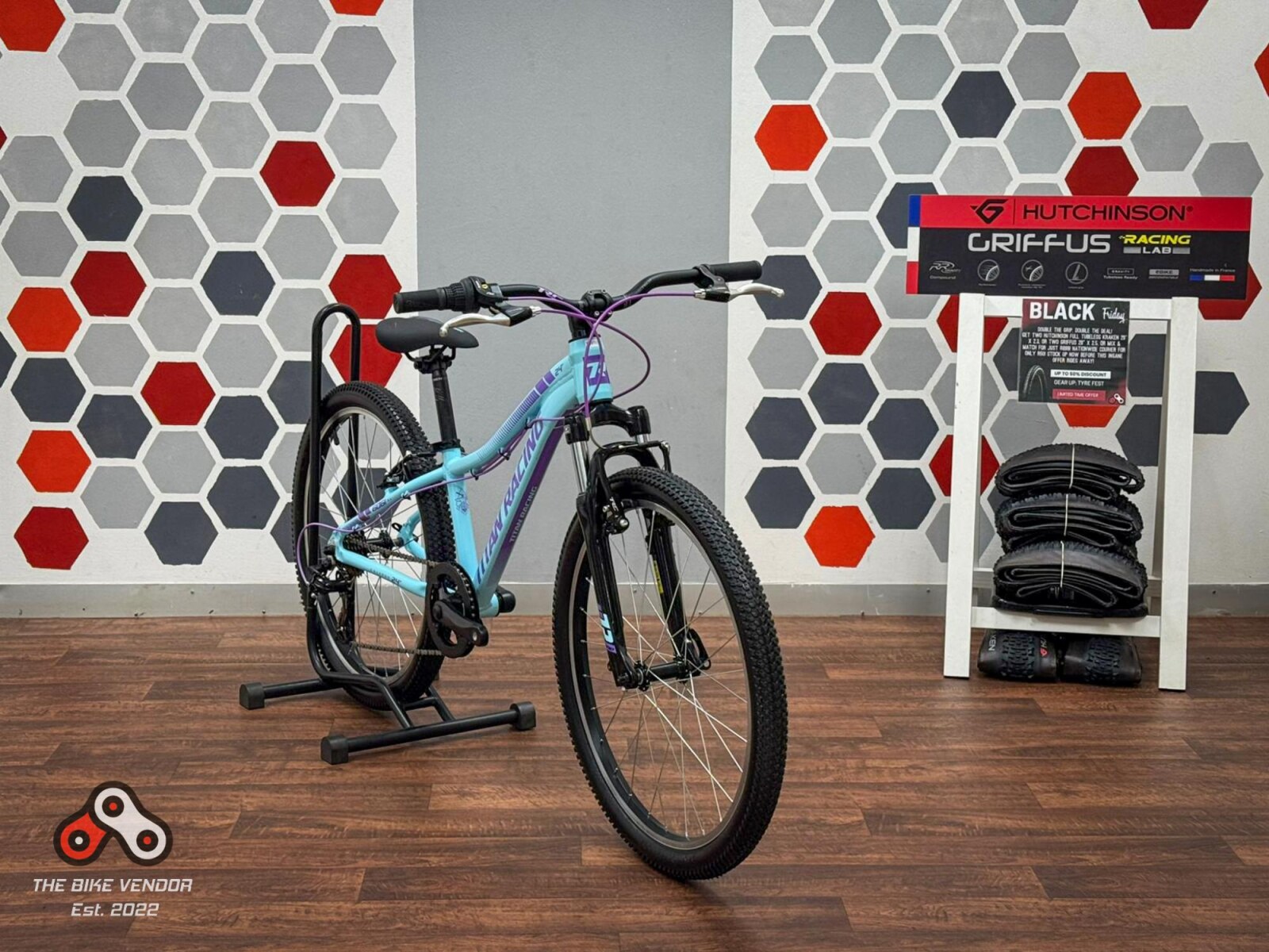 Titan Calypso 24" - Shimano 1 x 7 - Suspension | Kids Bikes | Bike Hub