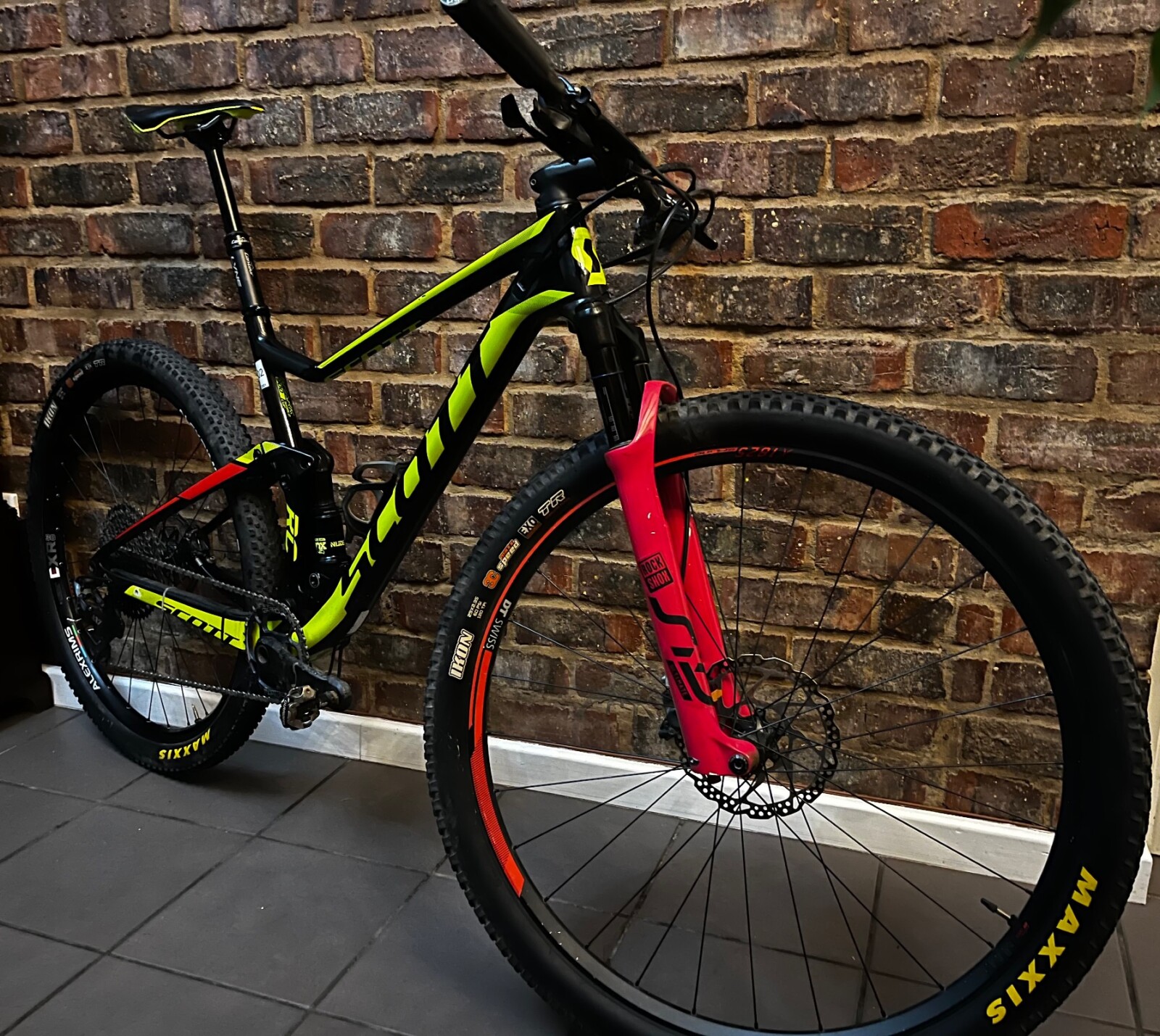 Scott RC World Cup Large Carbon | Dual Suspension Mountain Bikes | Bike Hub