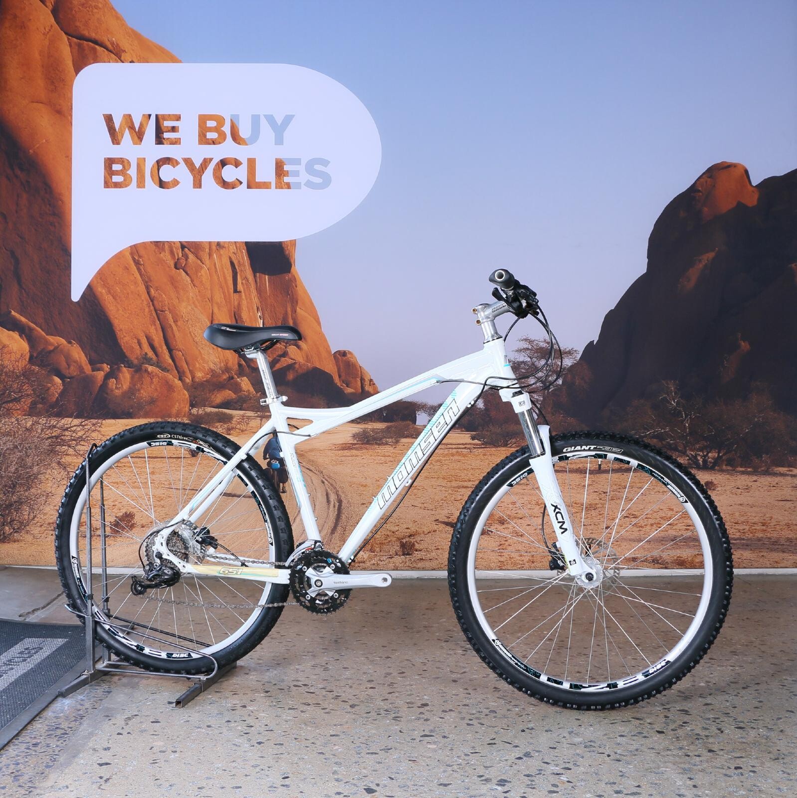 Pre-Owned Momsen Race Tech 2 (L) BM10296 (2016) | Hardtail Mountain ...