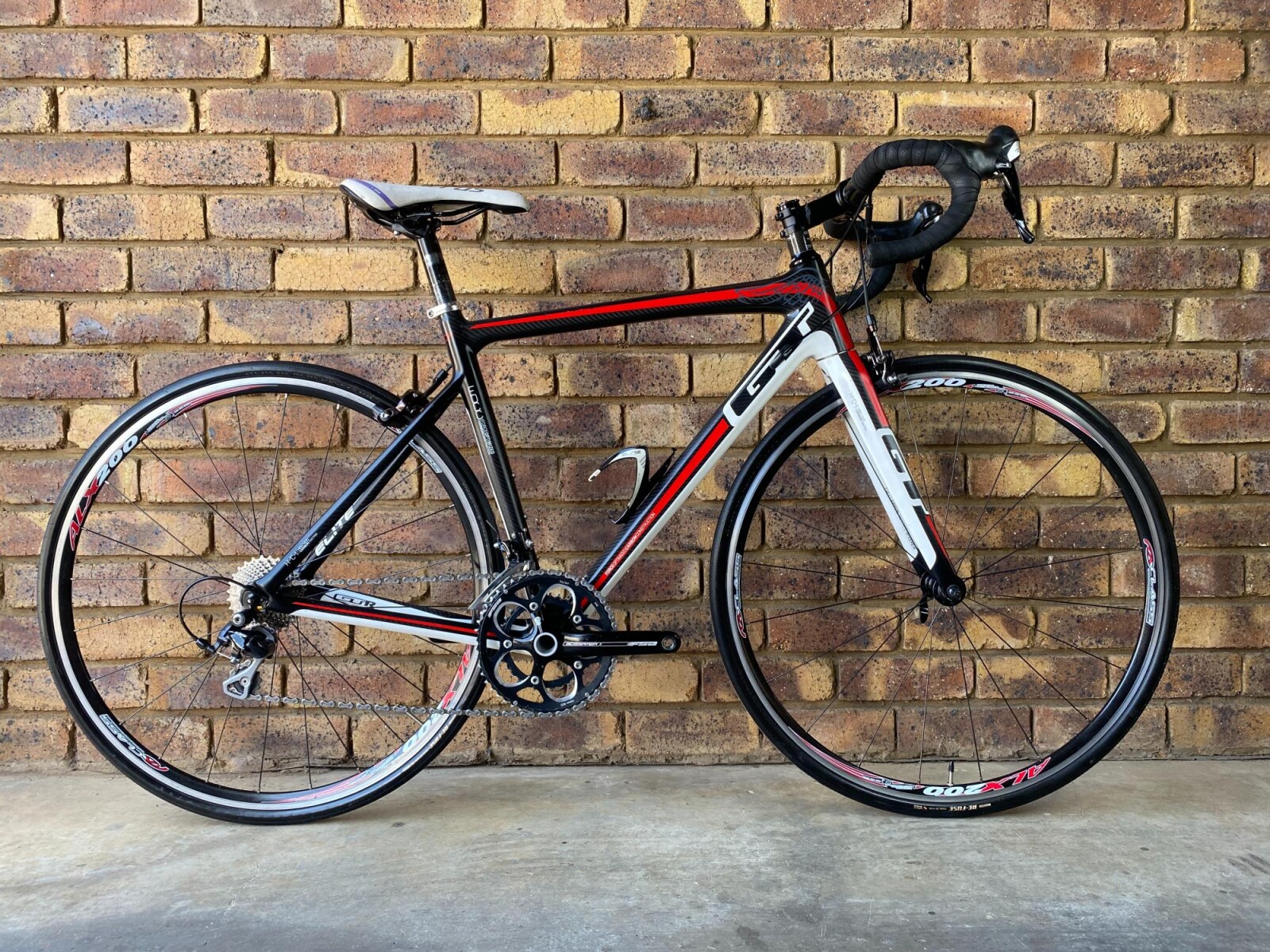 GT Pro Full Carbon Road Bike | Road Bikes | Bike Hub