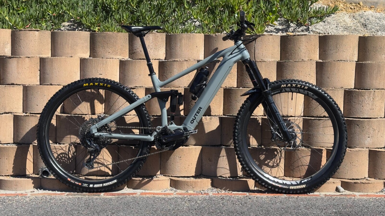 Outer Cycles Link GX (Large) | Dual Suspension Mountain E-Bikes | Bike Hub