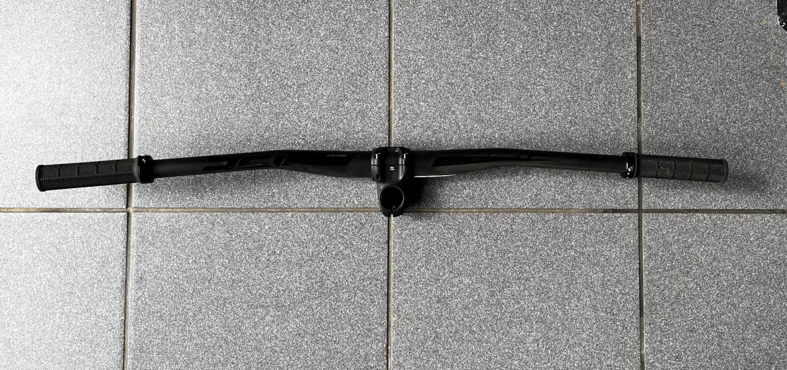 Carbon Handlebar, Stem and Grips | Handlebars | Bike Hub