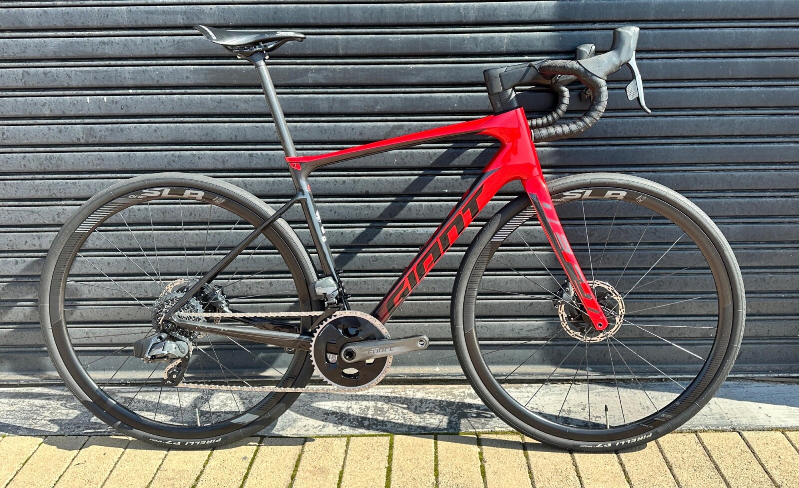 Giant Defy Advanced PRO 1 | Road Bikes | Bike Hub