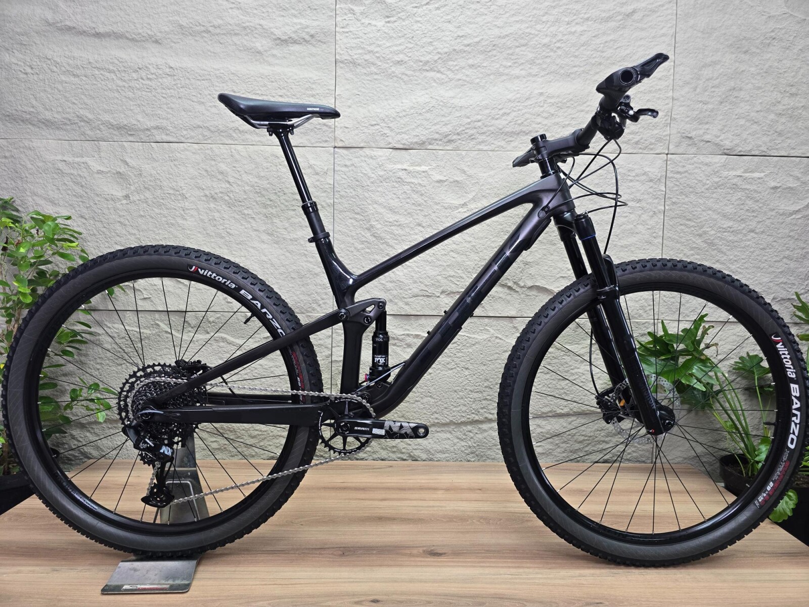 TREK TOP FUEL 9.7 (M/L) **Carbon-12SPD** | Dual Suspension Mountain ...