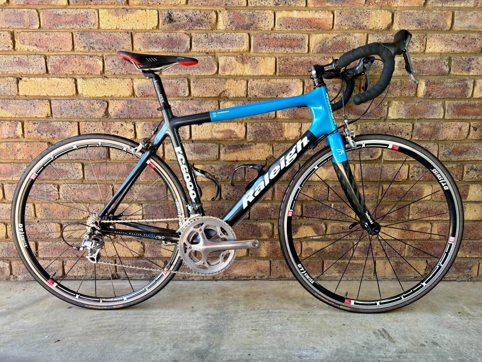 Raleigh RC6000 Carbon Fibre Road Bike | Road Bikes | Bike Hub