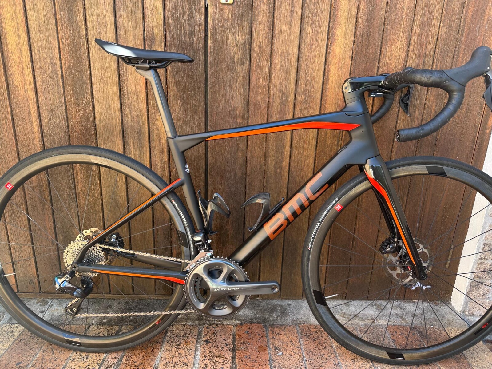 BMC Roadmachine01 (51) | Road Bikes | Bike Hub