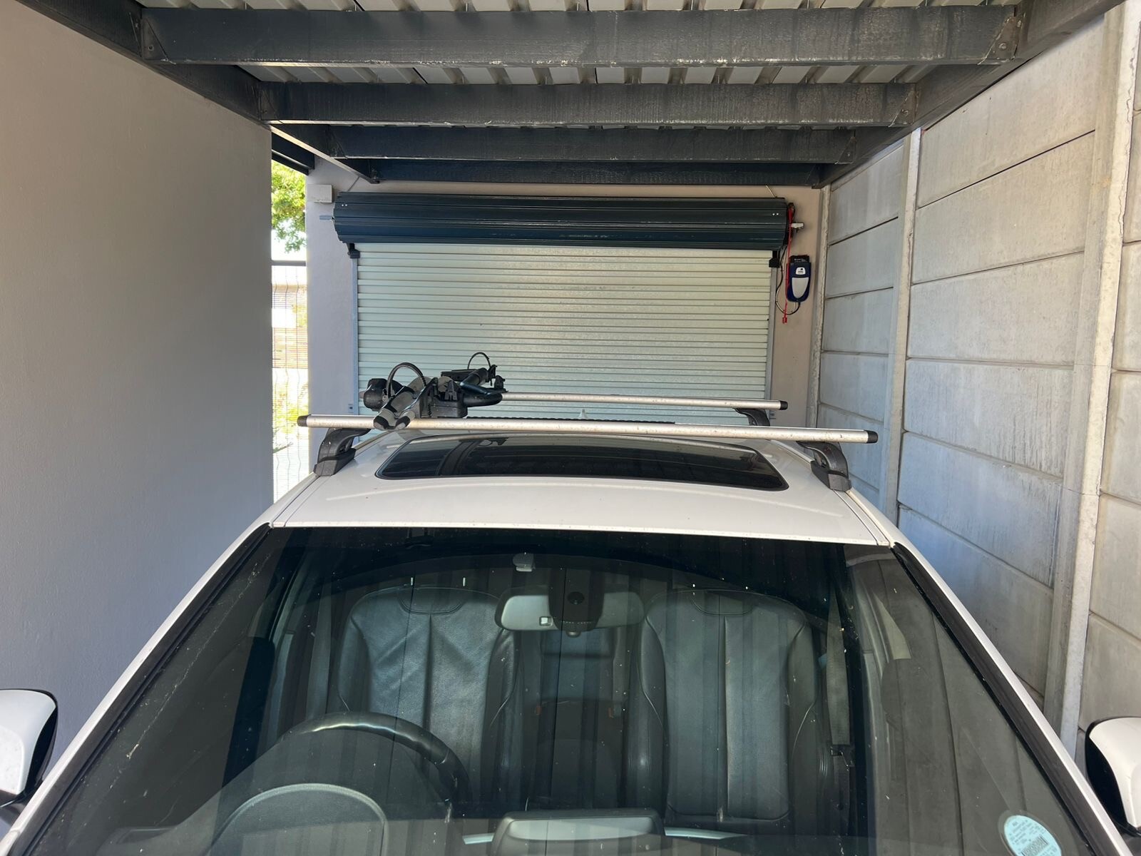 Thule Roof Rack (BMW F30) 1 pro-ride Price Drop | Bike Racks | Bike Hub