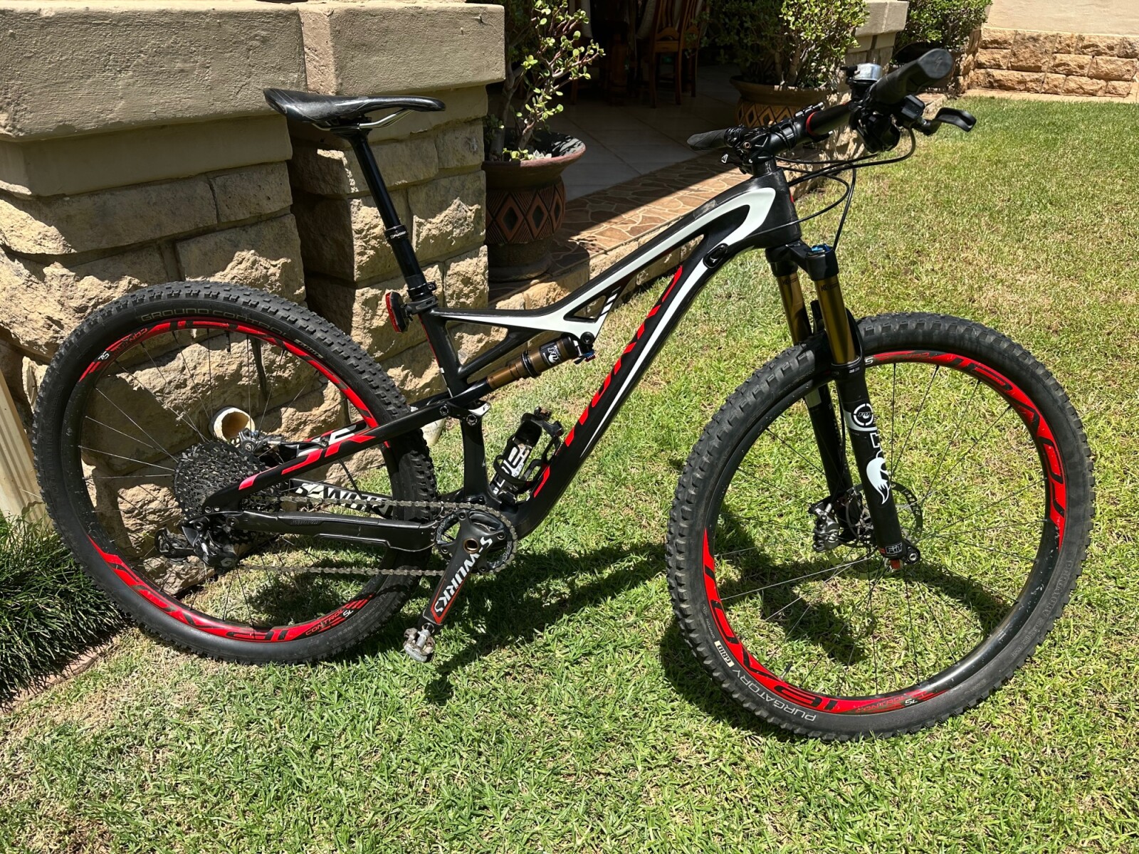Specialized S-Works Camber | Dual Suspension Mountain Bikes | Bike Hub