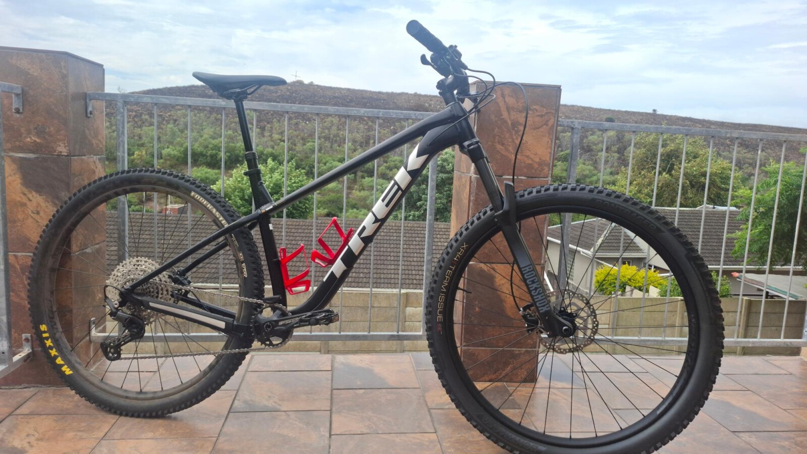 Trek Roscoe 7 2024 Large | Hardtail Mountain Bikes | Bike Hub