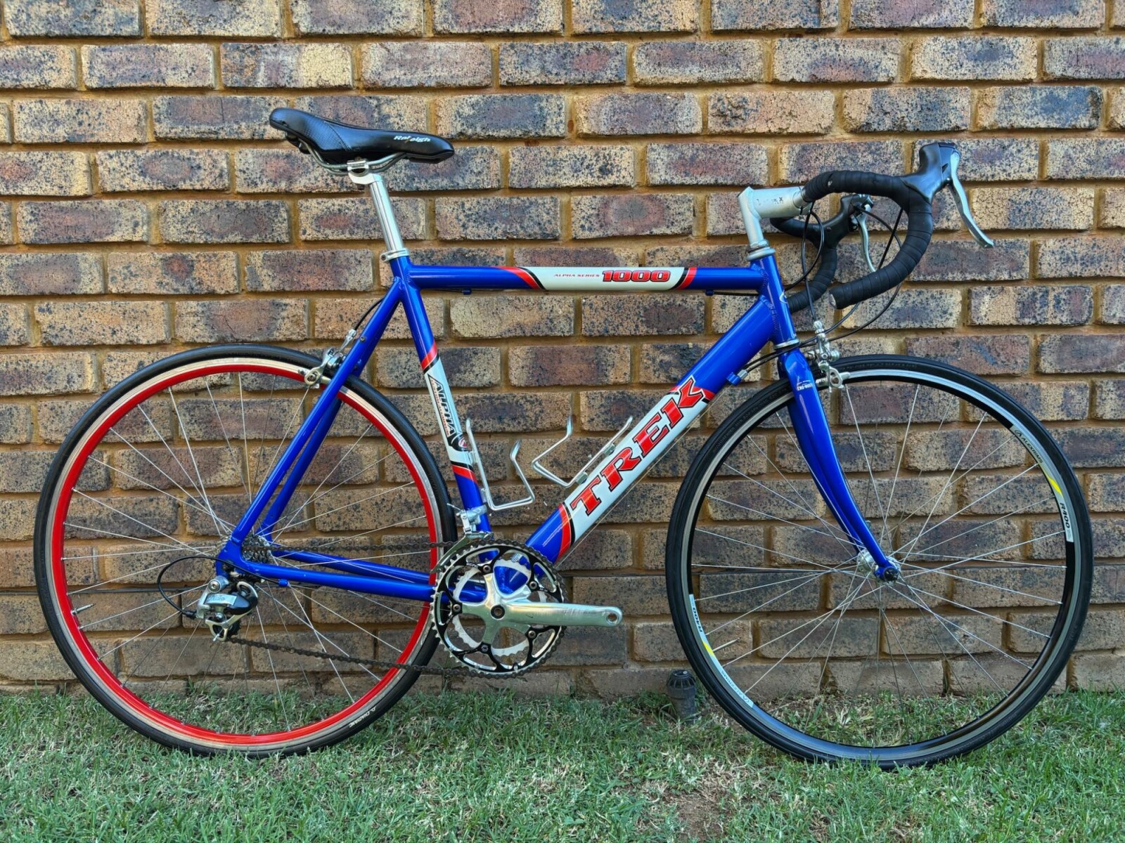 Trek Alpha 1000 Road Bike | Road Bikes | Bike Hub