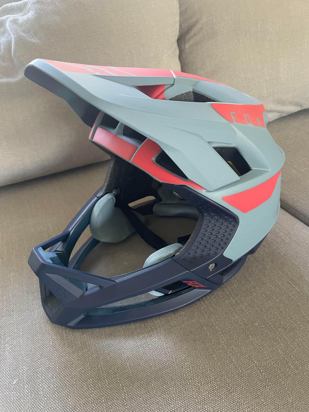 Fox Proframe with Oakley Goggles | Helmets | Bike Hub