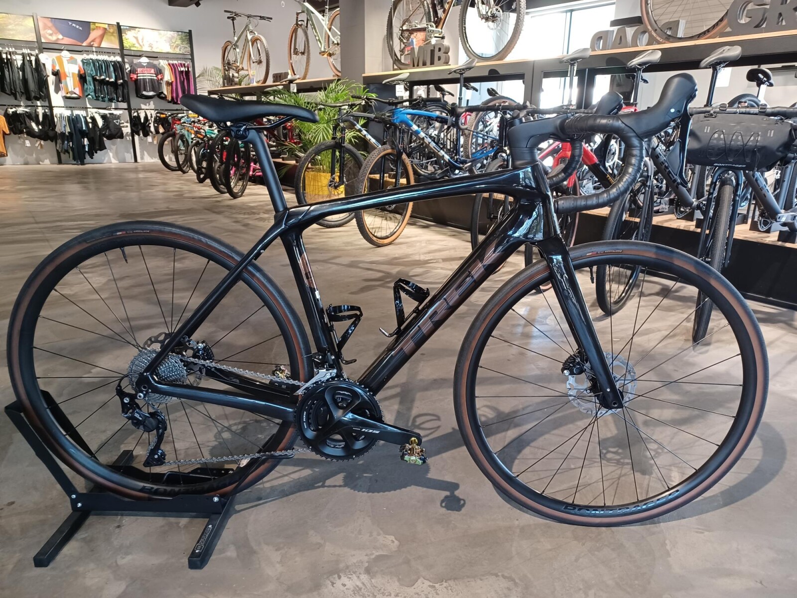 2023 TREK Domane SL 5 Gen 4, 54, Deep Smoke | Road Bikes | Bike Hub