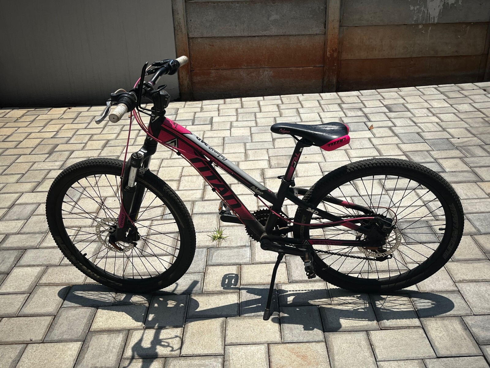 Titan Calypso 24D | Kids Bikes | Bike Hub