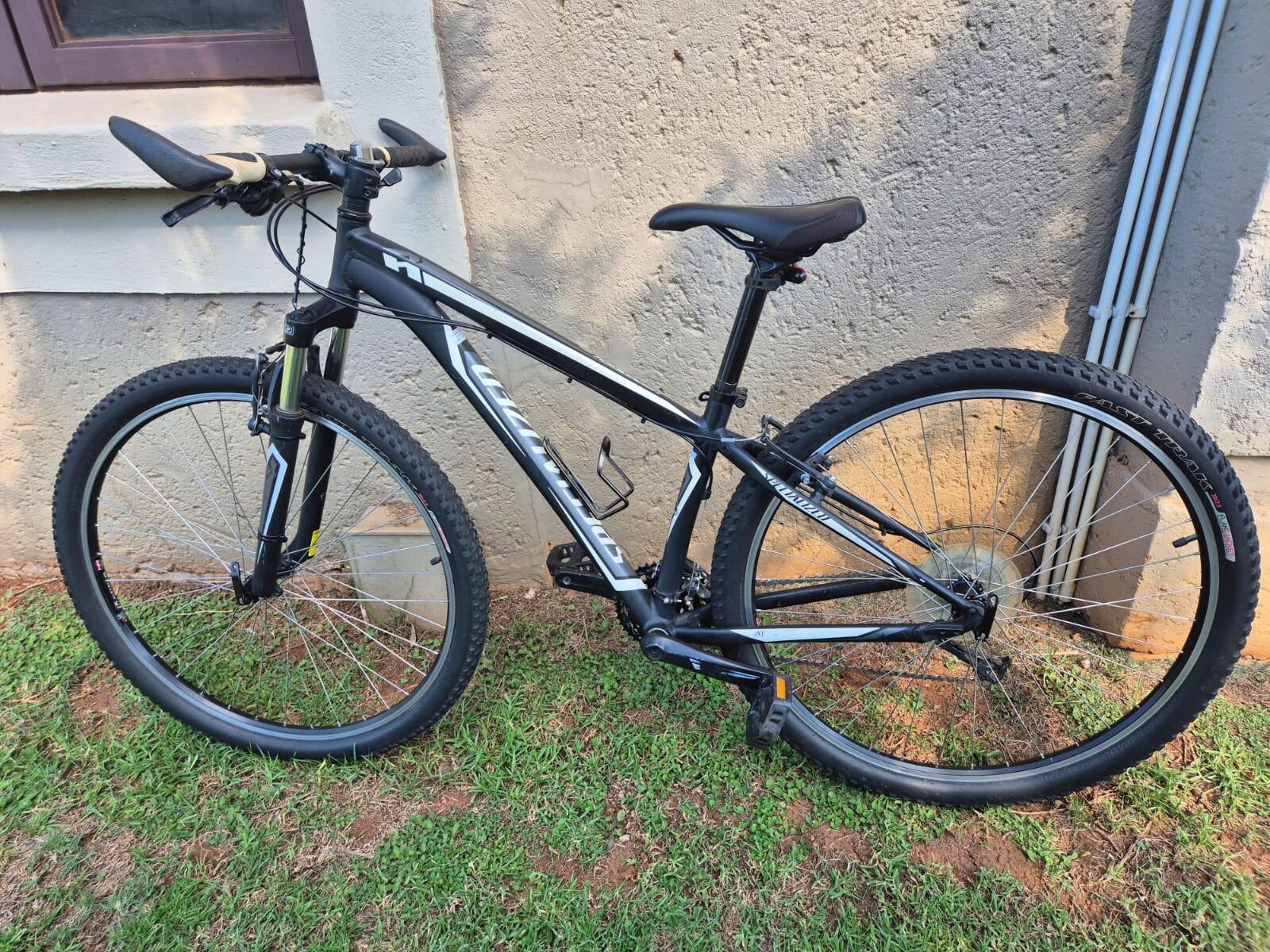 Specialized Hardrock 29er | Hardtail Mountain Bikes | Bike Hub