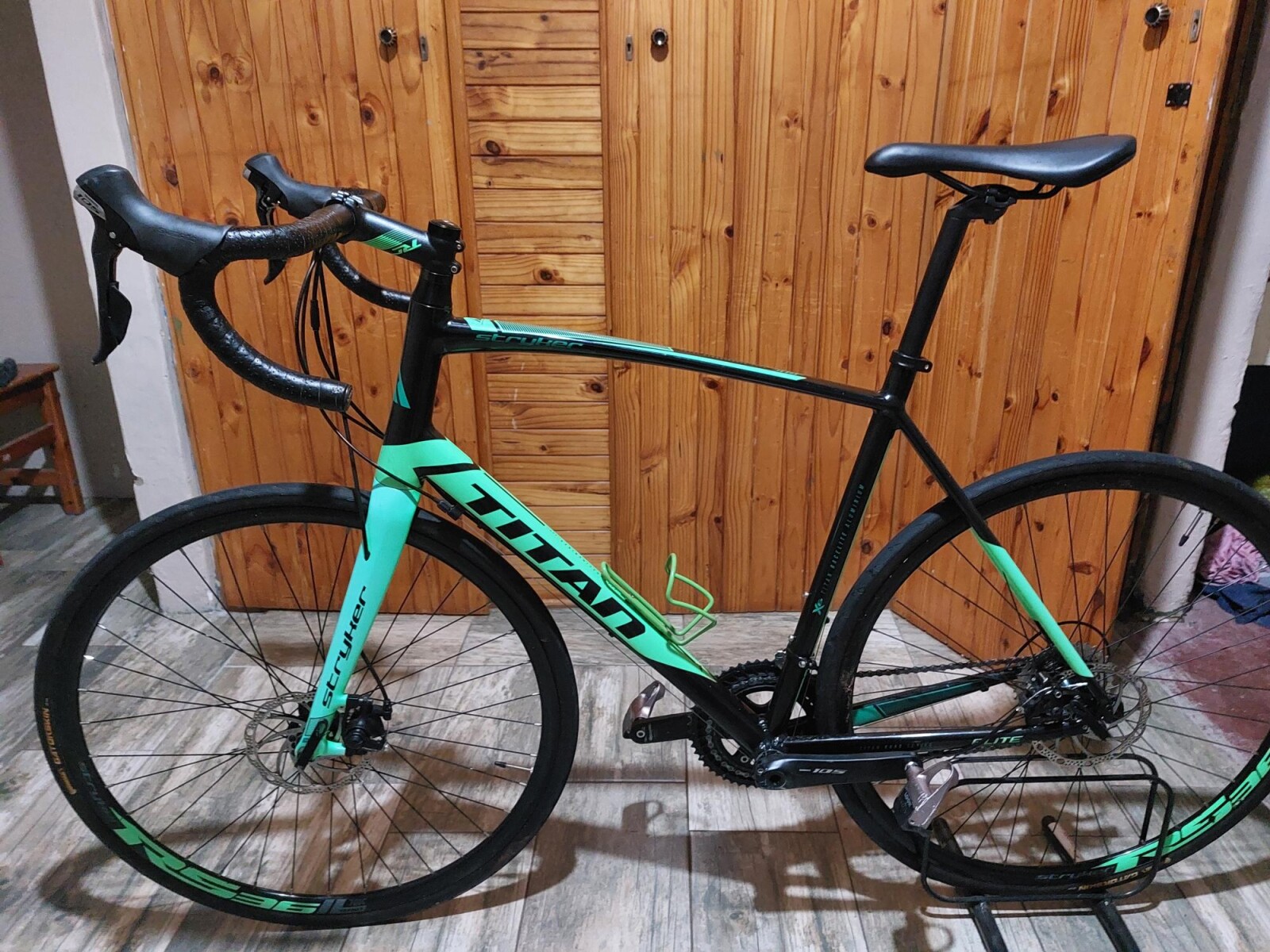Titan Elite 11 speed Disc | Road Bikes | Bike Hub